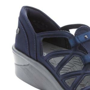 Bzees | Shoes | New Bzees Sapphire Wedge Heel Sandals Washable ...